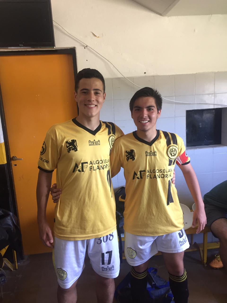Fútbol. "El Canario" con Ale Nalerio va y va. Ya está en semifinales ...