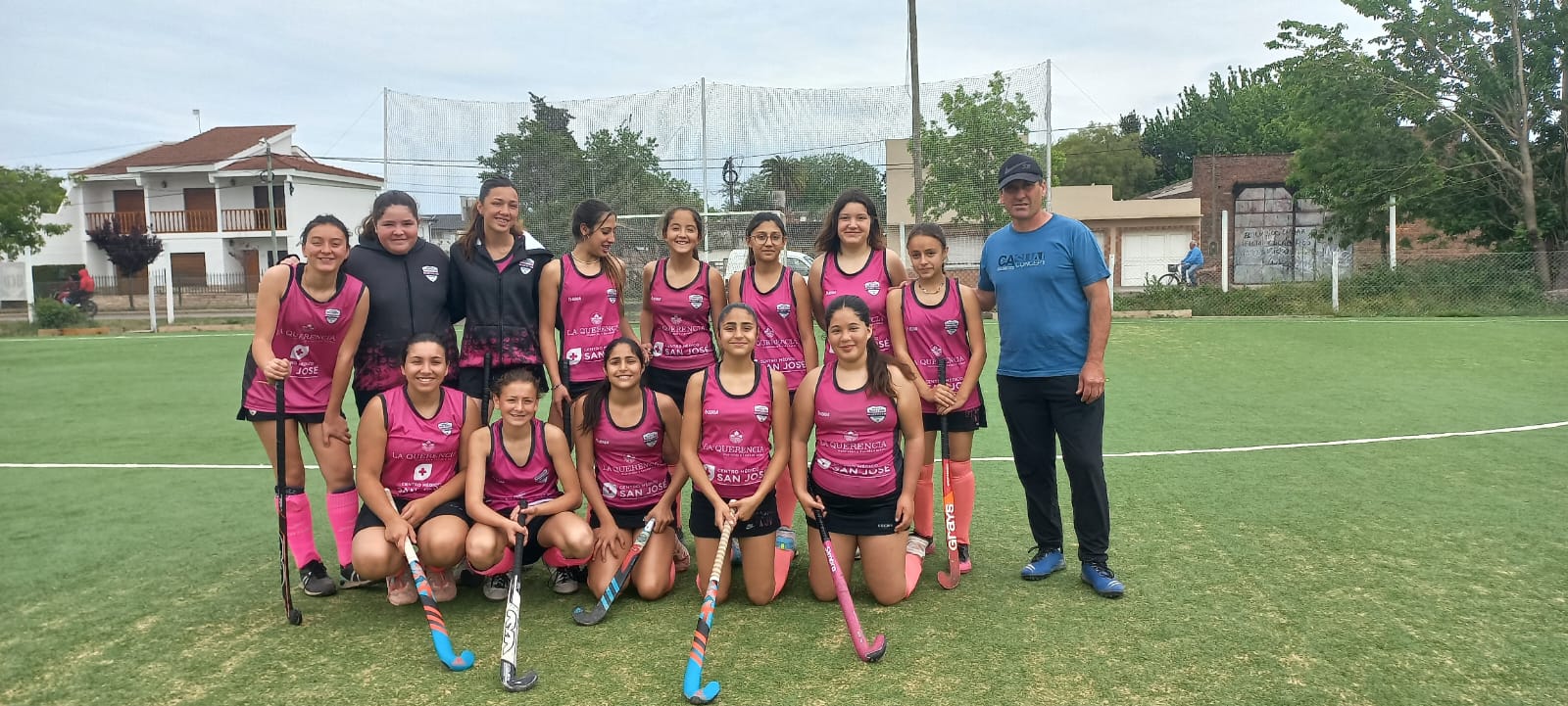 Hóckey. Deportivo Márquez enfrentó a Defensores de Mercedes como ...
